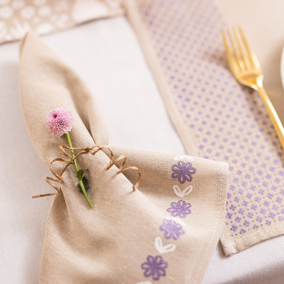 Chalk Couture. Natural Napkin | DIY | Chalk Couture